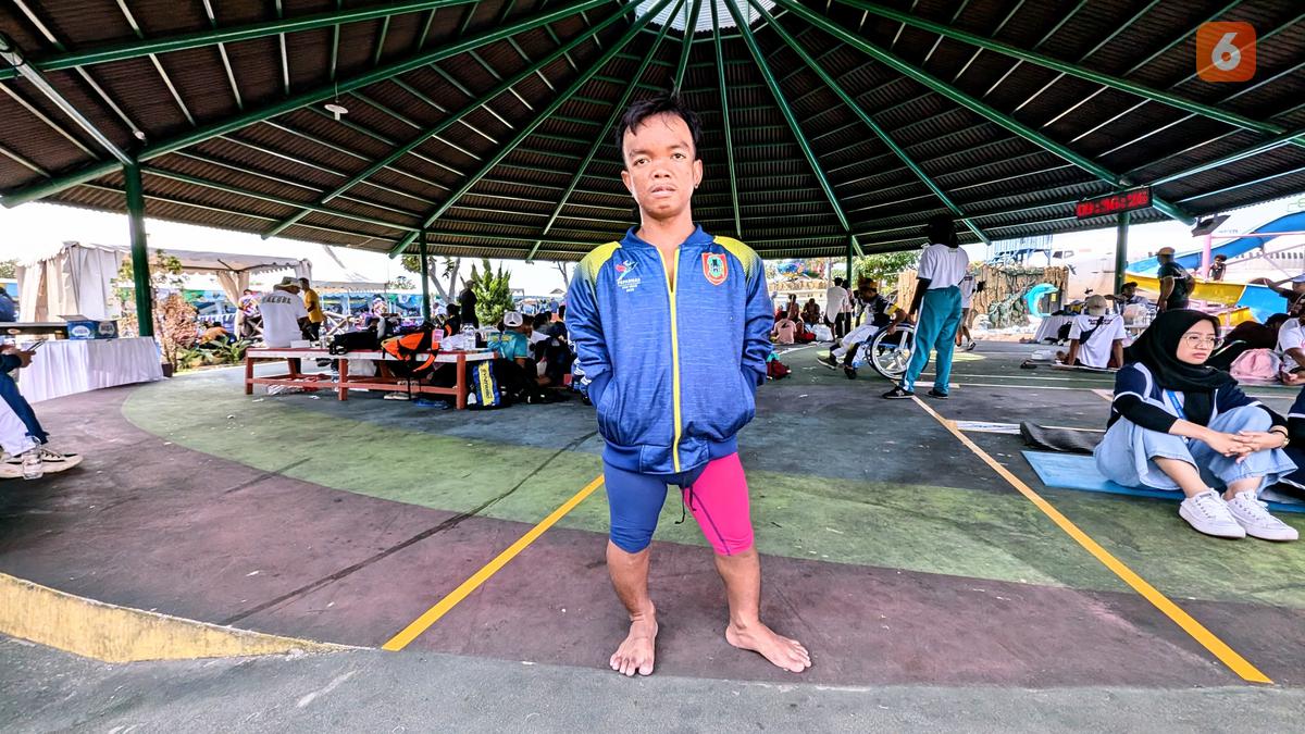 Gemar Berenang di Sungai Sejak Kecil, Kini Atlet Dwarfisme Ari Setiawan Wakili Kalimantan ...