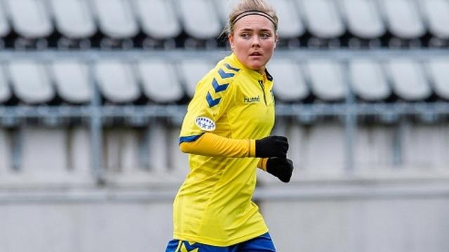 3 Pesepak Bola Wanita yang Punya Skandal Foto Bugil