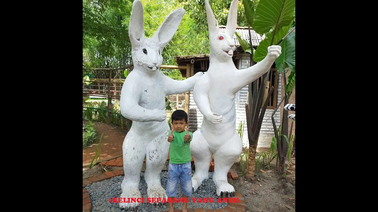 6 Potret Patung Kelinci yang Absurd, Bentuknya Jauh dari Kata Lucu ...