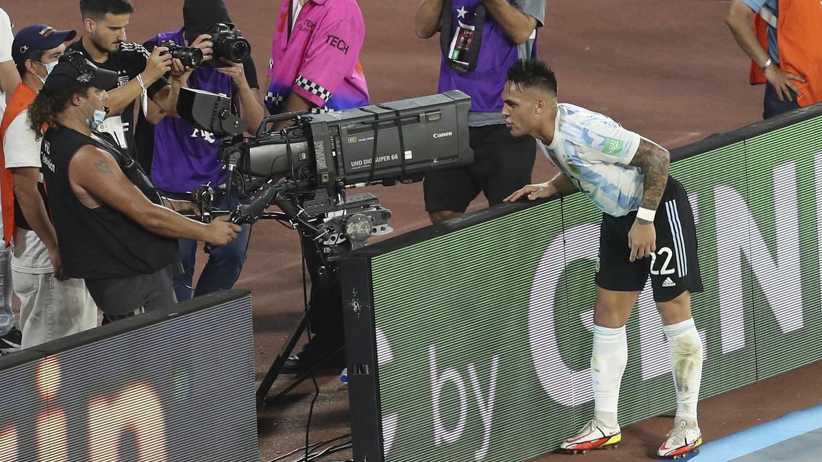 FOTO: Gol Tunggal Lautaro Martínez Antar Argentina Taklukkan Kolombia ...