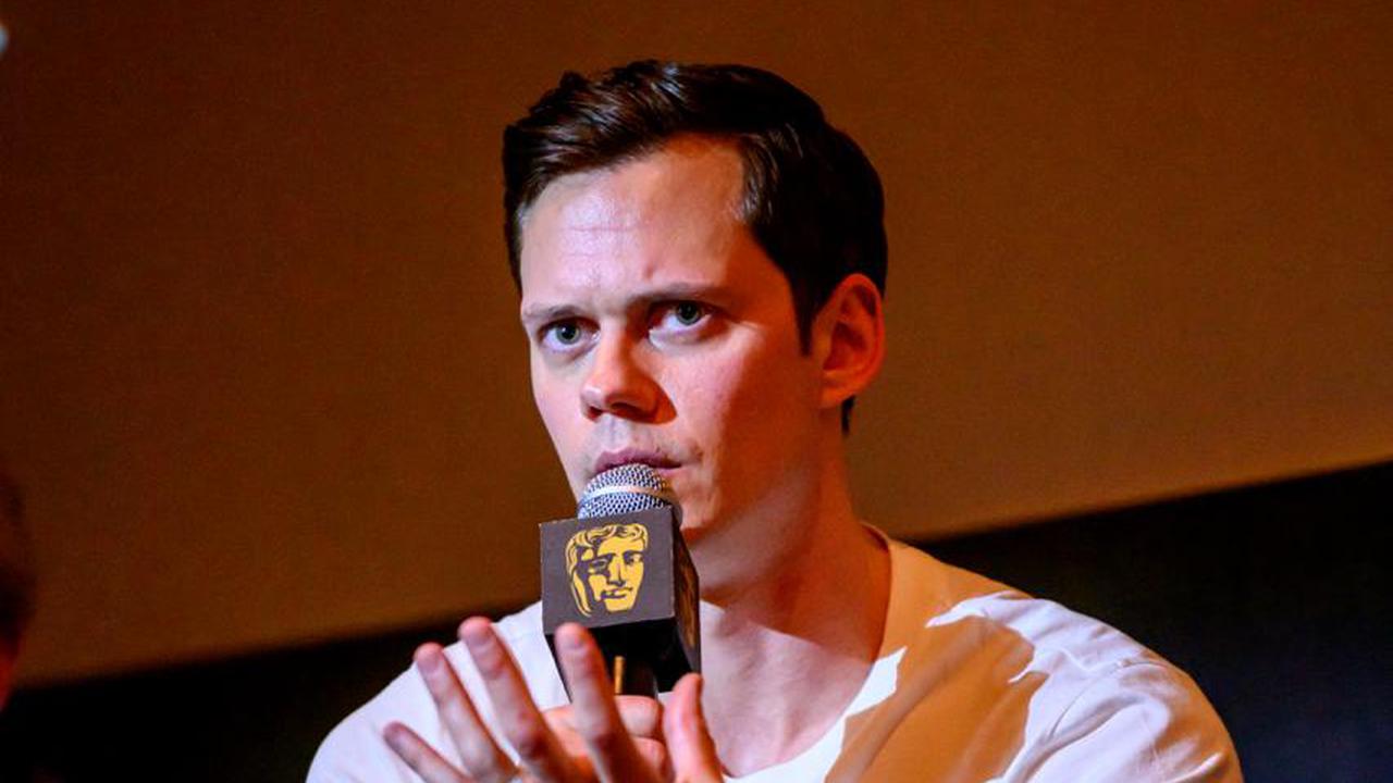 Profil Bill Skarsgård Aktor Tampan di Balik Tokoh Badut Pennywise Film ...