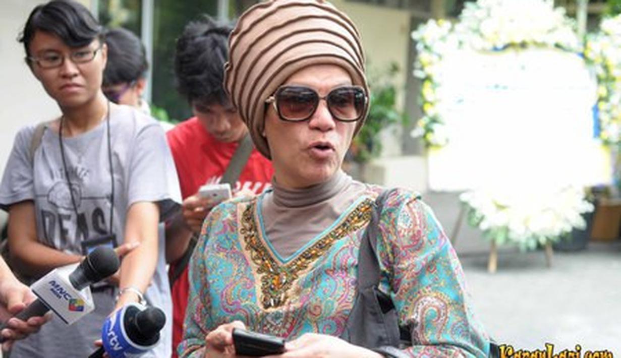 Lima Nama Sebelum Sukses dan Populer dengan Nama Dorce Gamalama - Photo ...