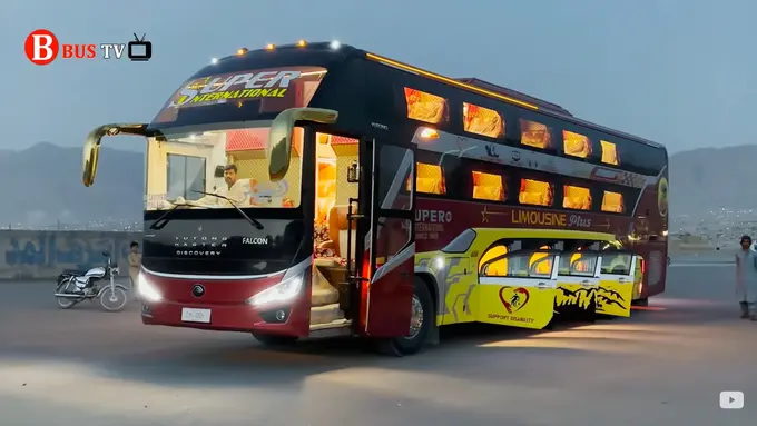 10 Potret Bus Tingkat Tiga Alias Triple Decker, Penampakannya Seperti ...