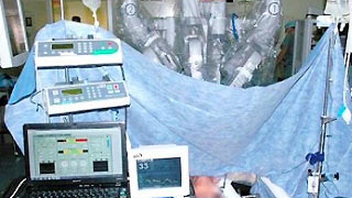 Robot Bedah Pembantu Para Dokter - Tekno Liputan6.com