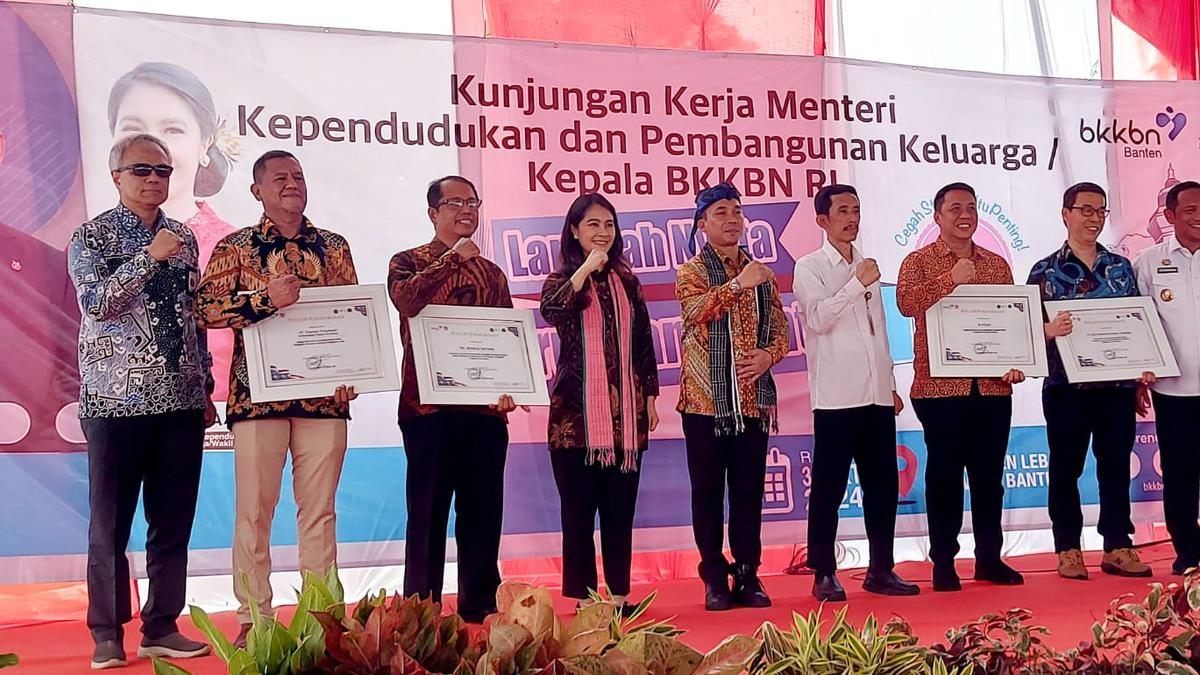 Berkontribusi Turunkan Angka Stunting di Banten, Rajawali Nusindo Terima Penghargaan BKKBN ...