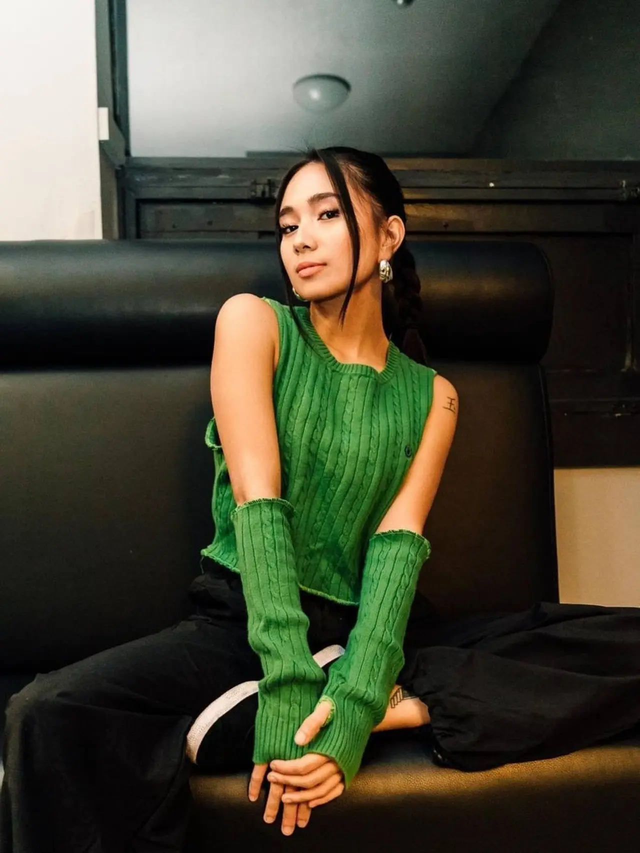 Segera Konser Solo di Jakarta, Intip Gaya Edgy Niki Zefanya yang ...