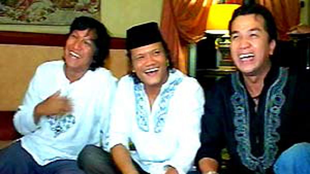 Kopaja, Pengajian ala Adri Subono