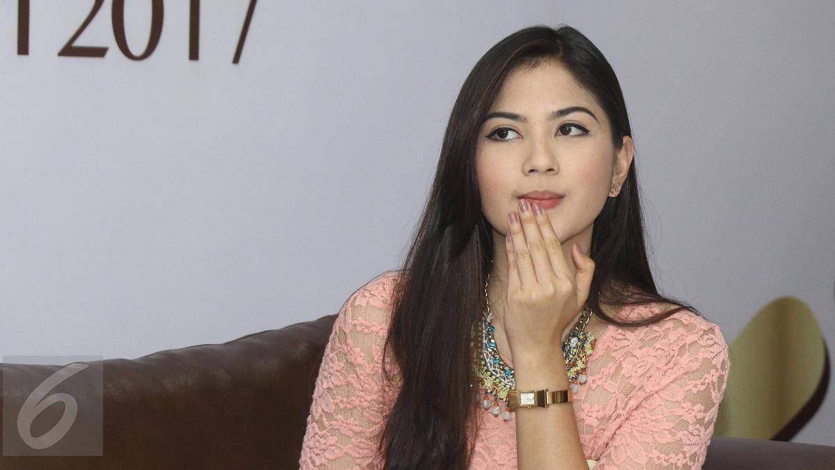 Pose Semringah, Belahan Dada Jessica Mila Bikin Salah Fokus - ShowBiz ...