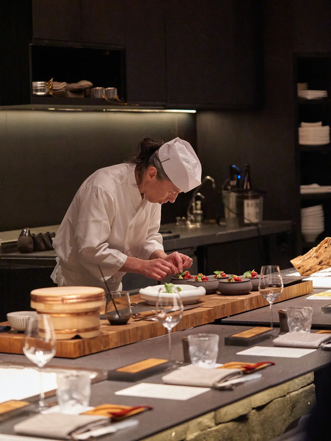 Nikmat Maksimal Saat Cicipi Omakase Kreasi Chef Jepang dengan Berbagai ...