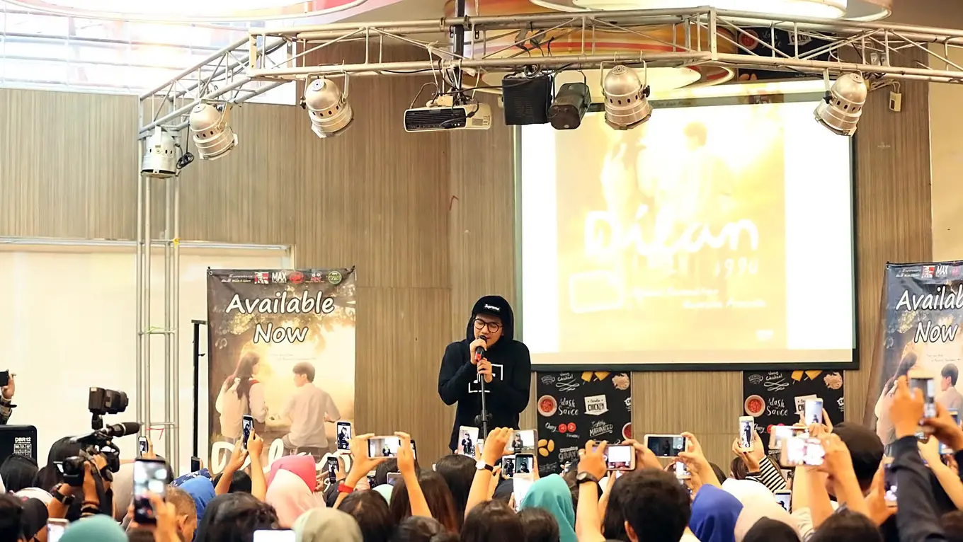 Perangi Pembajakan, Film Dilan 1990 Rilis DVD di Restoran Cepat Saji