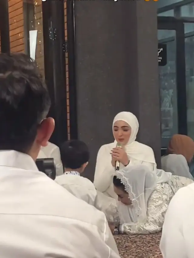 8 Potret Keluarga Atta dan Aurel di Pengajian Jelang Naik Haji, Banjir Doa - Hot Liputan6.com