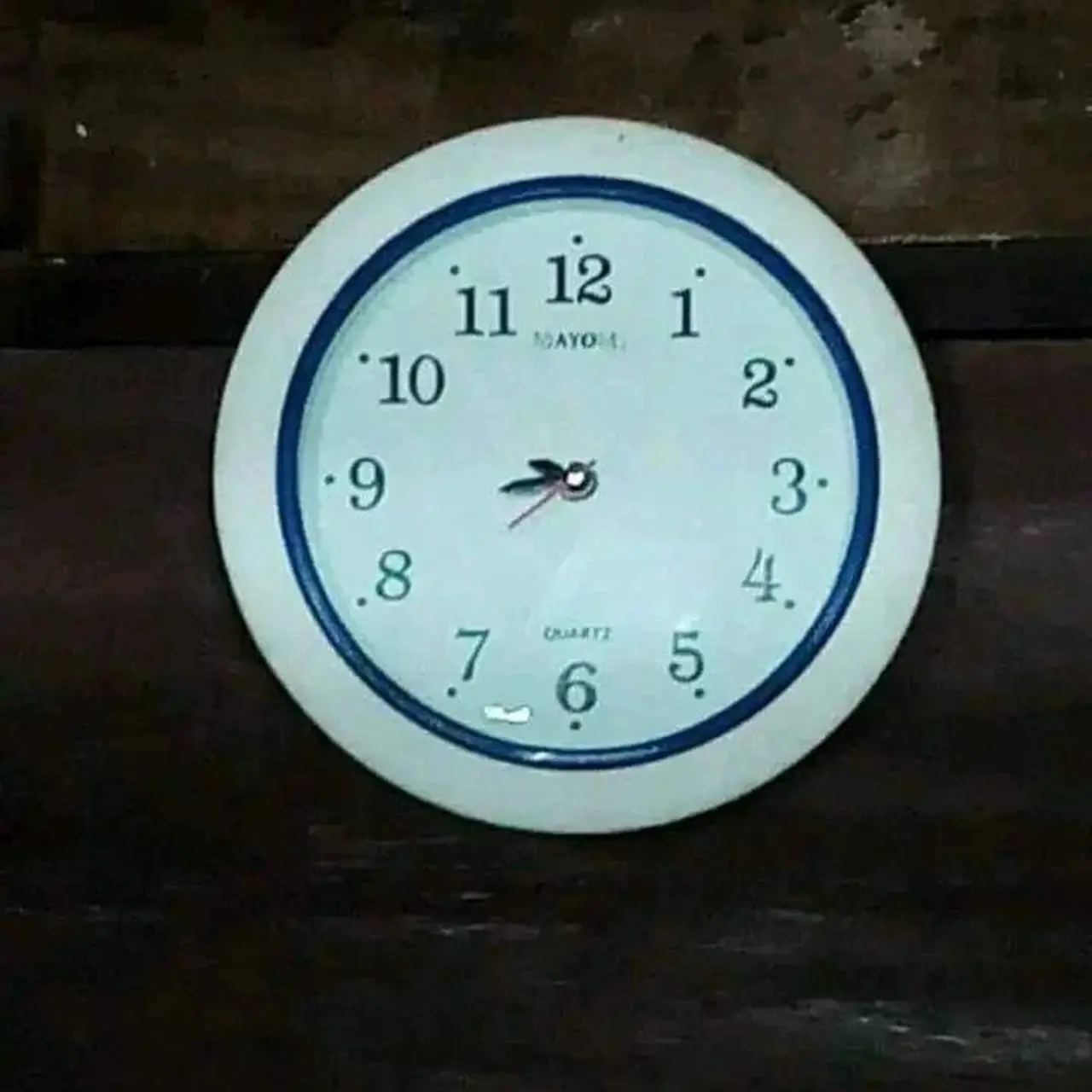 6 Potret Jarum Jam Dinding Kocak Ini Bikin Bingung, Harus Teliti Ketika ...