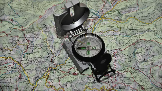 Cara Menggunakan Kompas Bidik yang Benar dalam Pramuka - Hot Liputan6.com