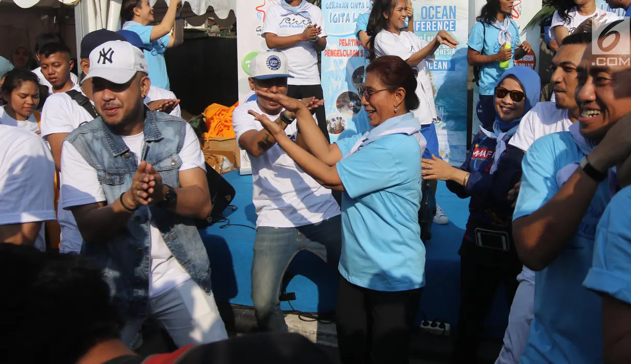 FOTO: Gaya Menteri Susi Joget Baby Shark Dance Saat Resmikan Pandu Laut ...