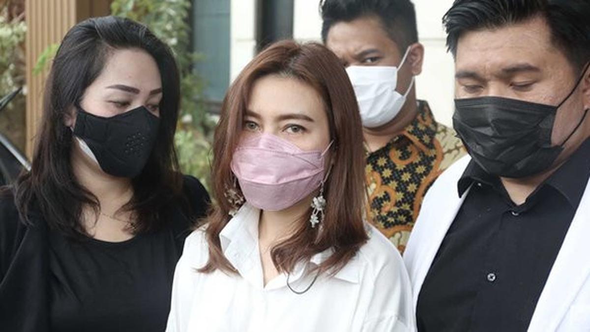 Thalita Latief Dituding Memiliki Hubungan dengan Suami Orang, Sang Istri Gugat Cerai - ShowBiz ...
