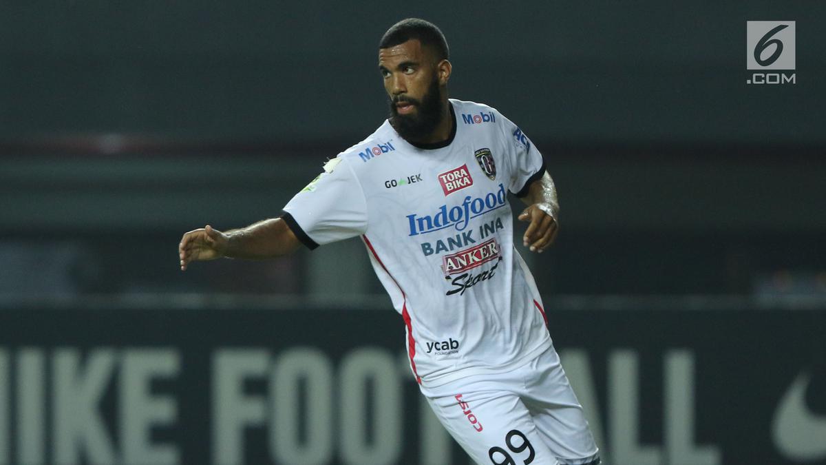 Aremania Tidak Silau dengan Nama Besar Sylvano Comvalius di Indonesia ...