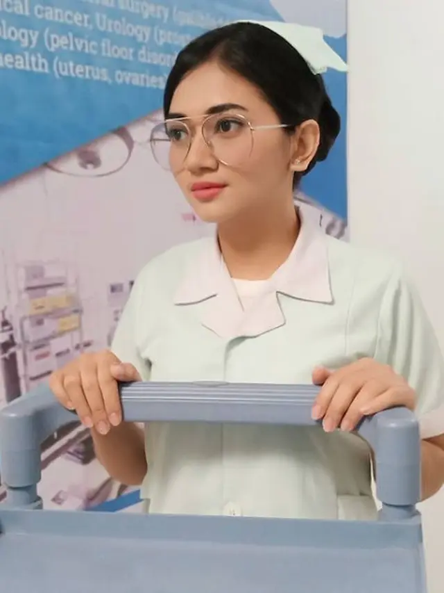 6 Potret Firstriana Aldila Pemeran Vina di Mega Series Suara Hati Nur ...