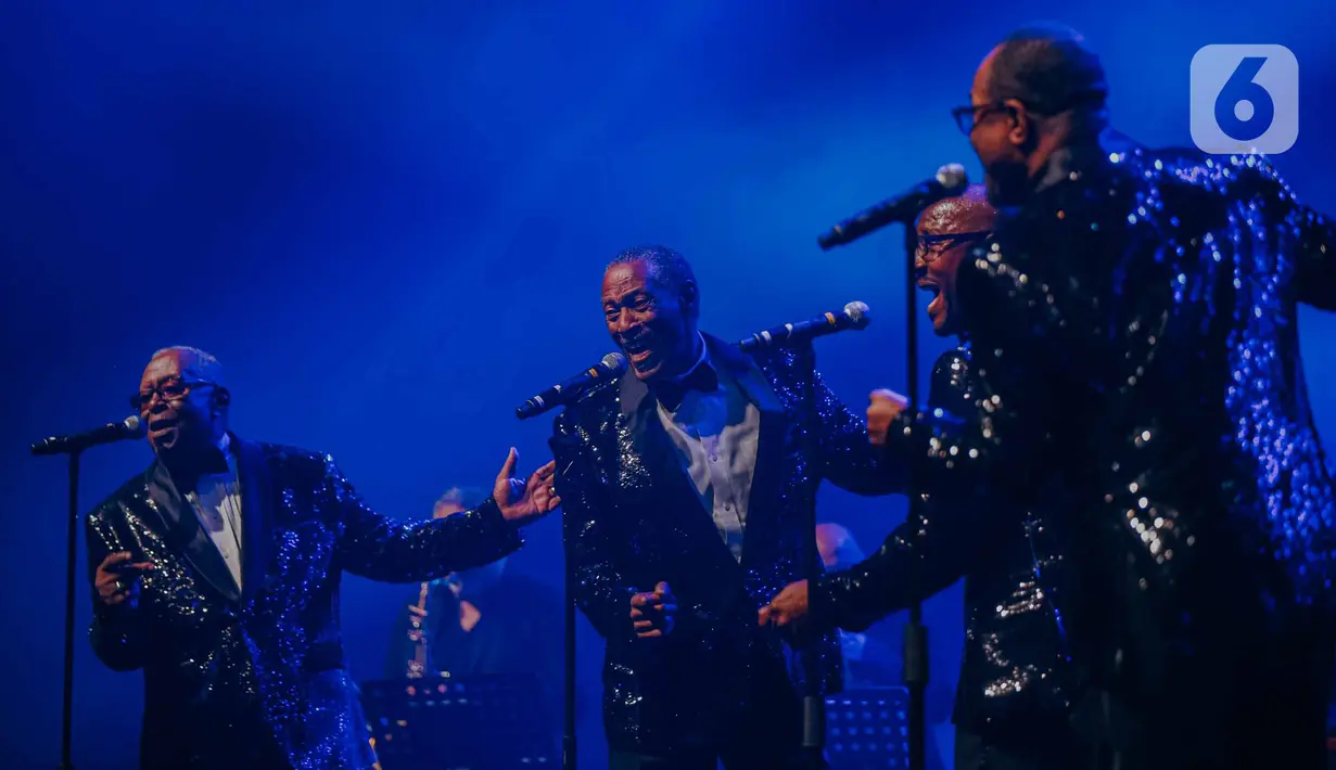 FOTO: Kolaborasi The Temptations Revue ft. Glenn Leonard di Panggung ...
