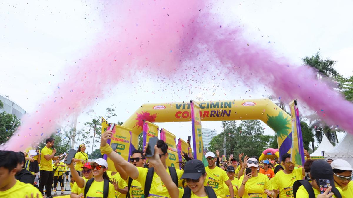 Ajak Masyarakat Hidup Sehat dengan Berolahraga, Vitacimin Adakan Color ...