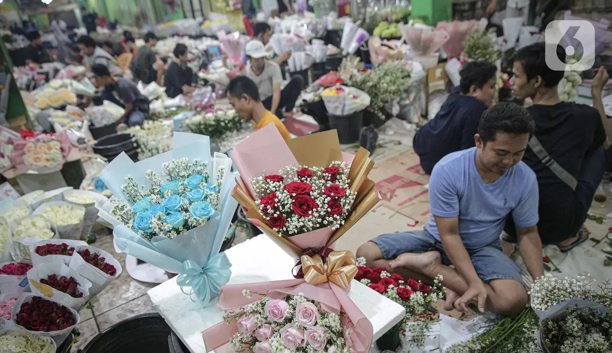 FOTO: Penjualan Bunga Buket di Hari Valentine Alami Penurunan - Foto ...
