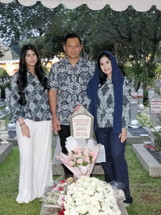 7 Fashion Annisa Yudhoyono Ala Ibu Pejabat yang Berwibawa - Hot Liputan6.com