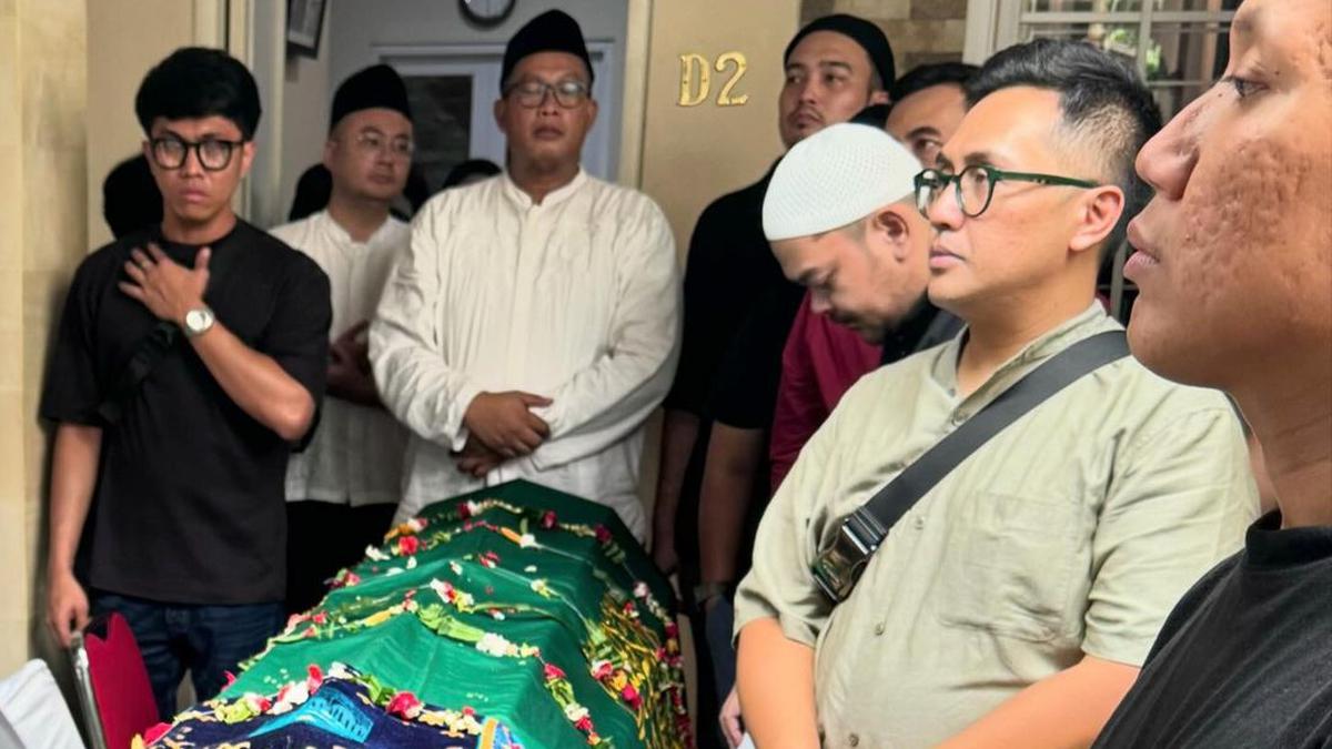 Jenazah Babe Cabita Diantar Bintang Emon hingga Raditya Dika ke ...