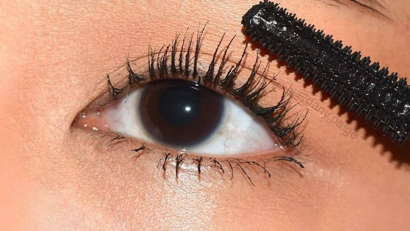 Maskara Waterproof vs Regular: Mana yang Lebih Aman untuk Bulu Mata ...