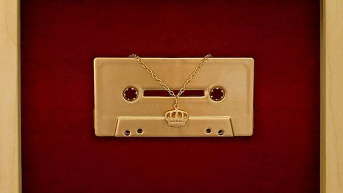 Gaya Vintage Hasil Daur Ulang Kaset Bekas yang Kece Abis