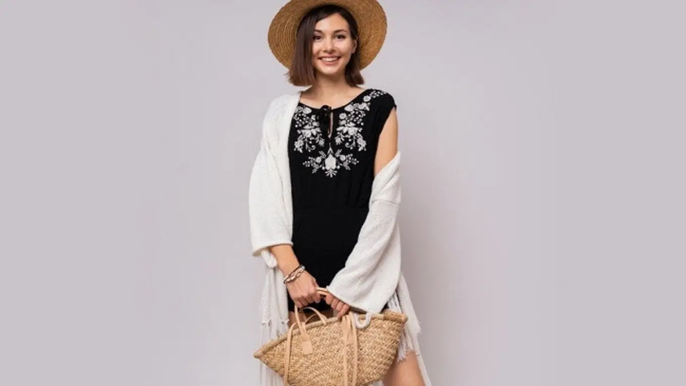 7 Inspirasi Model Dress Batik A Line yang Anggun dan Cantik, Tampil ...