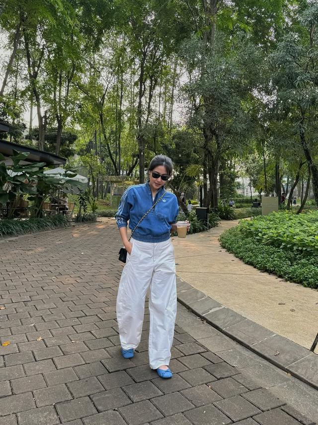 6 Gaya Stylish Libra Akila Istri Adrian Khalif Pelantun Lagu 'Alamak ...