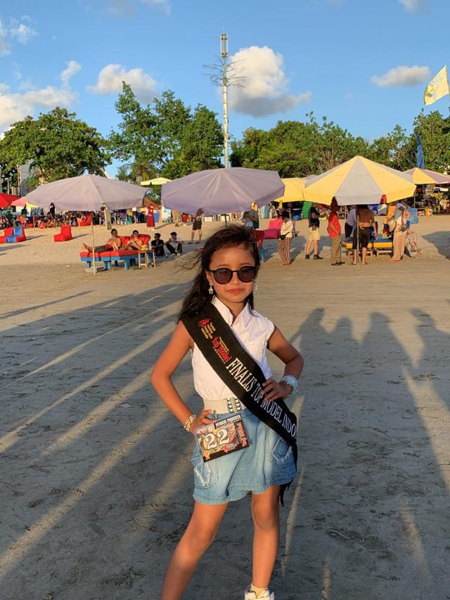 Bela Eprika Model Cilik Berprestasi Indonesia