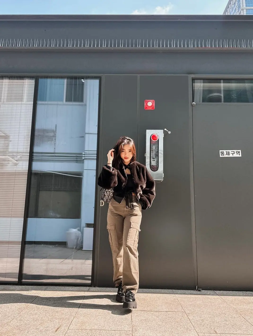 8 Gaya OOTD Fuji Utami yang Jadi Anak Skena Kekinian Saat Liburan di ...