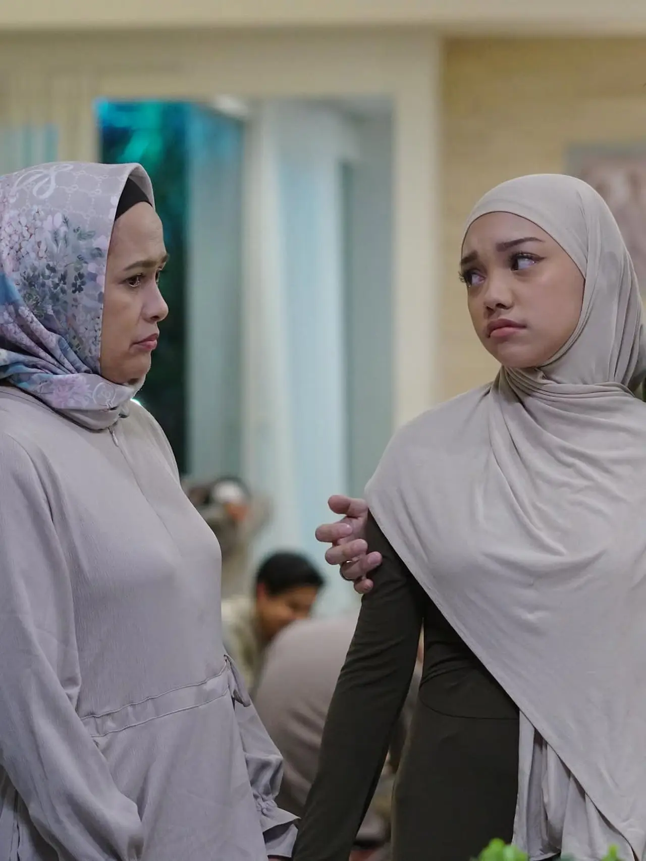 6 Potret Naura Ayu di Balik Layar Series Santri Pilihan Bunda 2, Tertantang dengan Ceritanya ...