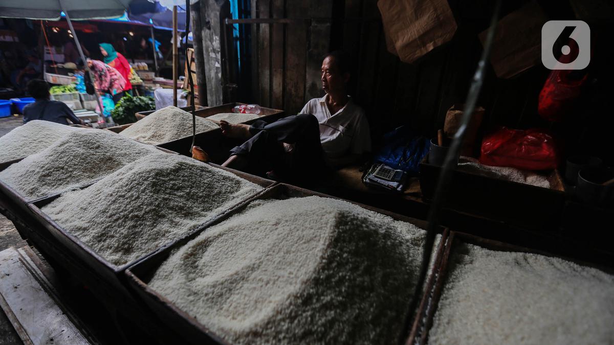 Bulog Jamin Stok Beras Cukup saat Puasa dan Lebaran 2024, Harga Bagaimana? - Bisnis Liputan6.com