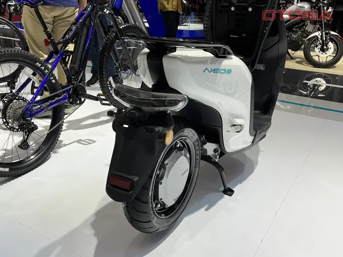 Intip Spesifikasi Lengkap Yamaha NEO’S, Calon Rival Berat Honda EM1 e ...