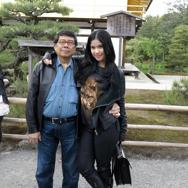 6 Potret Kebersamaan Annisa Pohan dan Ayah, Masih Bugar di Usia 79 ...