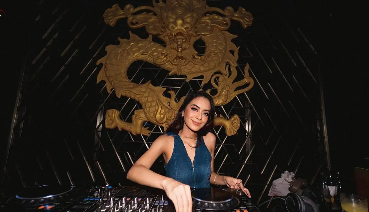 Kedekatan DJ Freya dan Rio Alief Drummer Noah, Tampil Mesra Kondangan ...