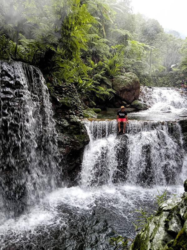 Curug Balong Endah, Lepas Penat di Kolam Air Terjun Sebening Kaca ...