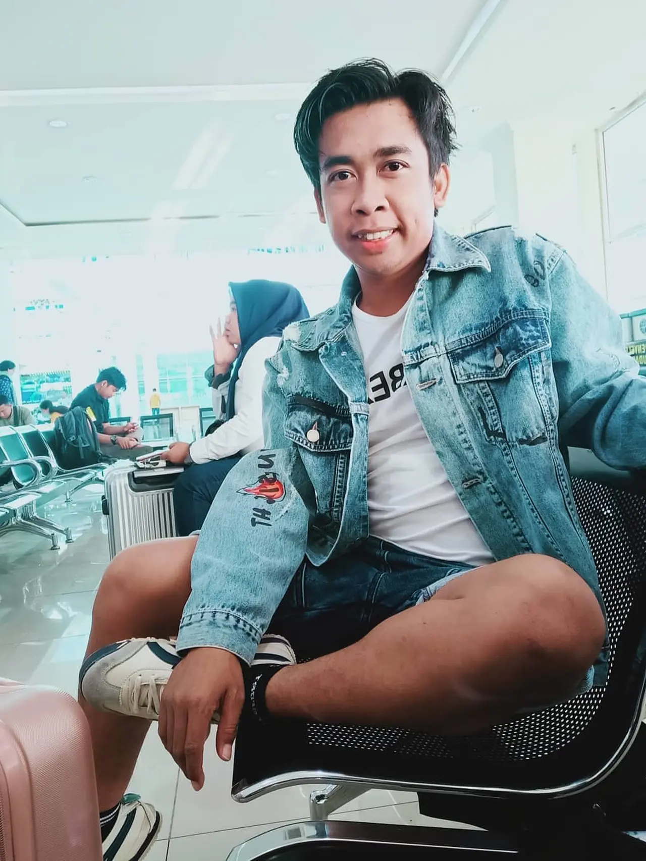 Ngaku Ingin Berubah, Ini 6 Potret Mimi Peri Tampil Maskulin - Hot ...