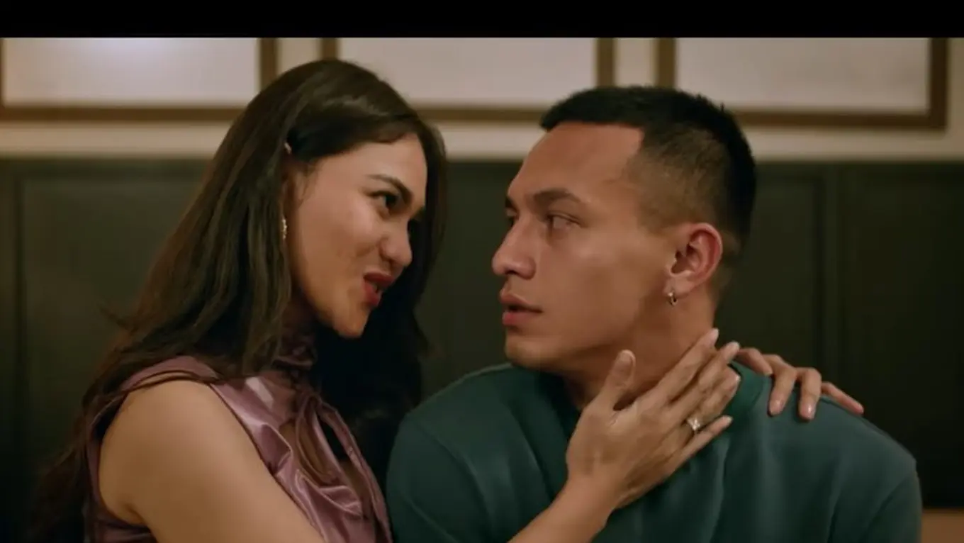 Diperankan Jefri Nichol dan Adipati Dolken, Film Why Do You Love Me Resmi Rilis Poster dan ...