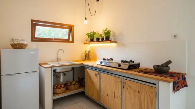 7 Meja Dapur Baja Ringan Bentuk L yang Cocok untuk Ruangan Sempit ...