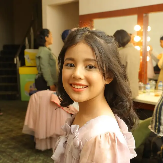 6 Potret Artis Cilik Azkya Mahira, Viral karena Dialog Popo Siroyo di Film Laut Tengah - Hot ...