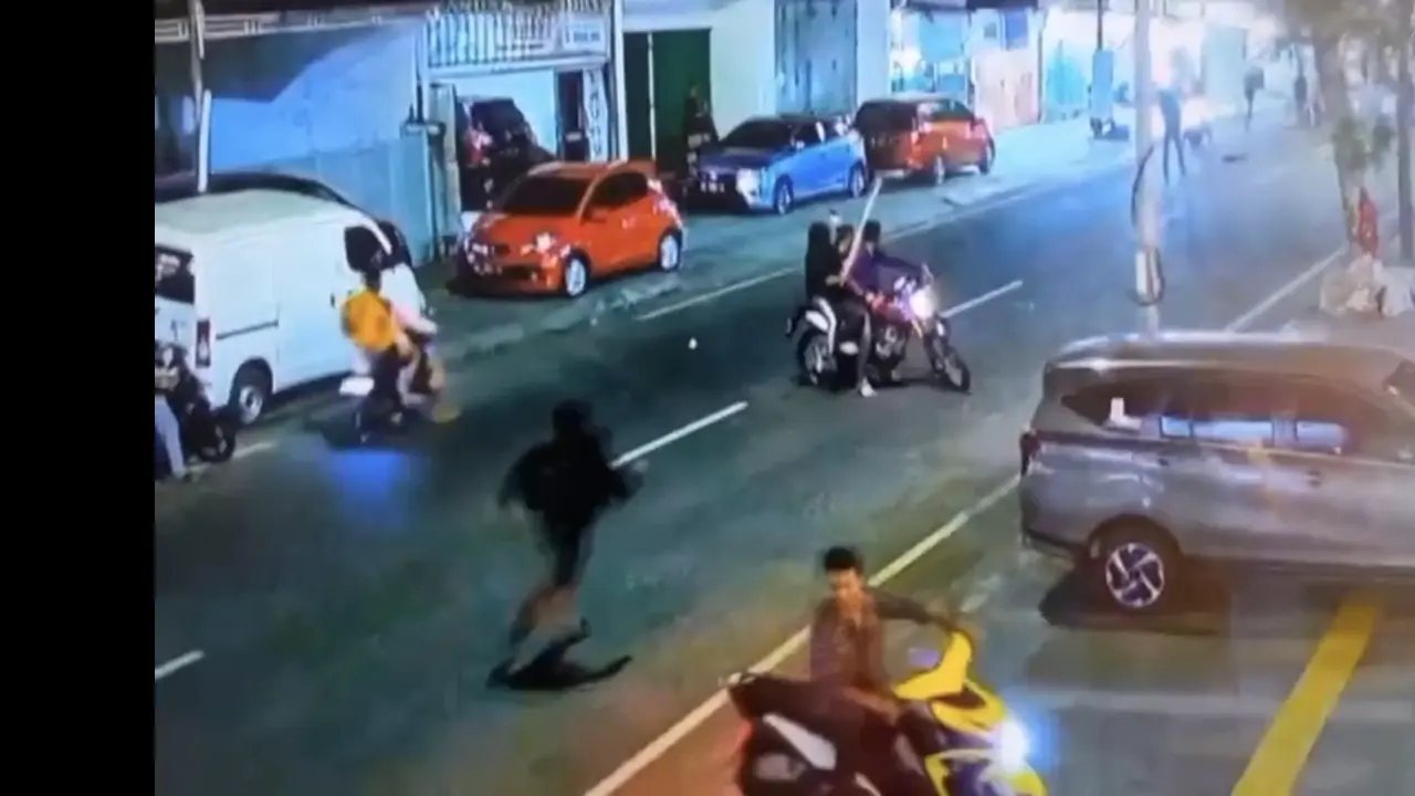 Teror Geng Motor Bersenjata Bikin Resah Warga Makassar, Arung Pulang ...