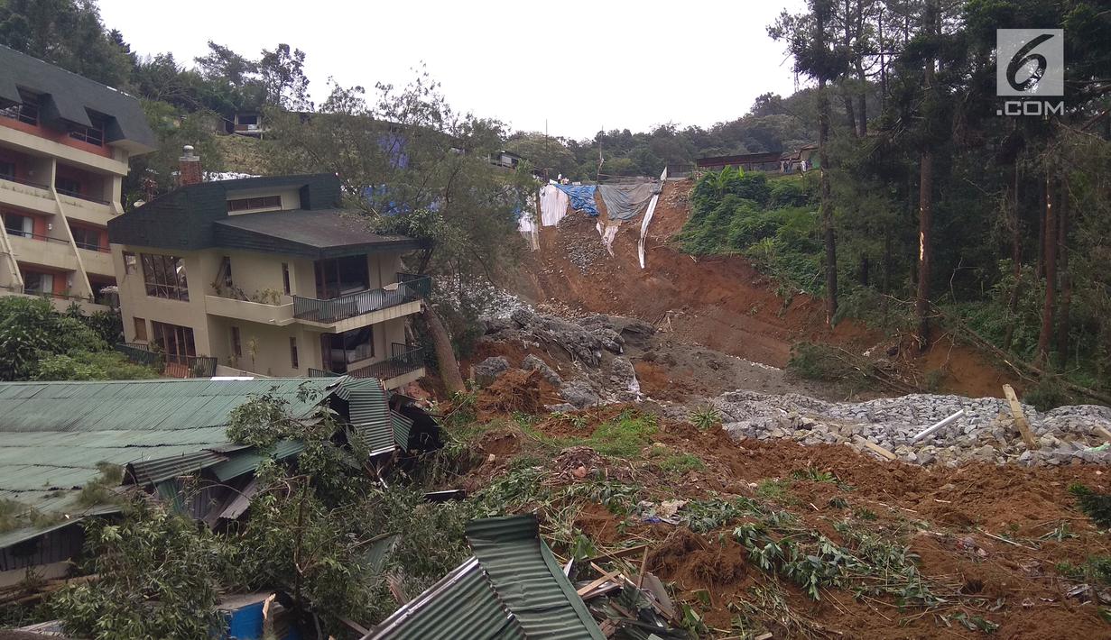 FOTO: Kembali Longsor, Jalur Puncak Ditutup bagi Kendaraan Roda Empat ...