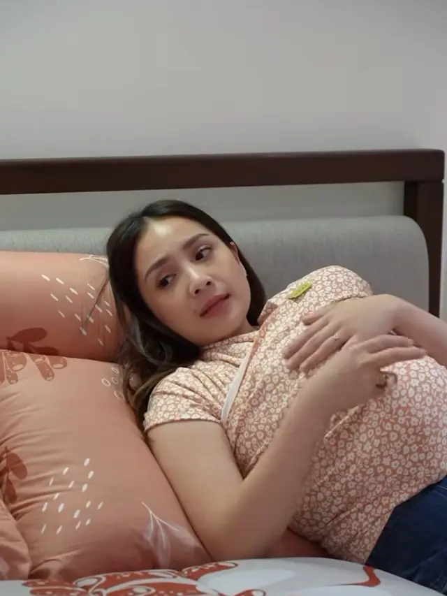 7 Potret Kompak Raffi dan Nagita Saling Bergiliran Asuh Lily, Belum Punya Sus Tetap - Hot ...