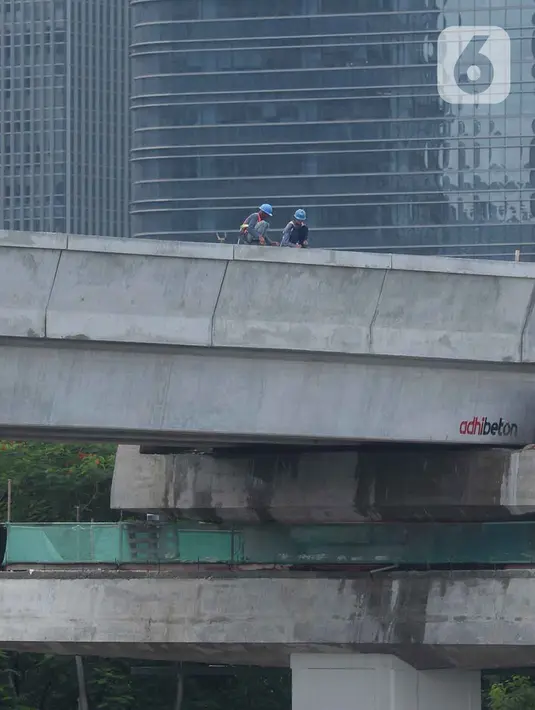 FOTO: Progres Proyek Pembangunan LRT Jabodebek - Foto Liputan6.com