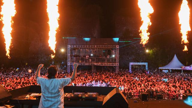 Gantikan Kembang Api, GWK Bali Pukau Wisatawan dengan Musical Laser Show