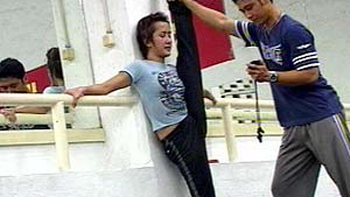 Widi AB Three Pacaran dengan Guru Wushu - ShowBiz Liputan6.com