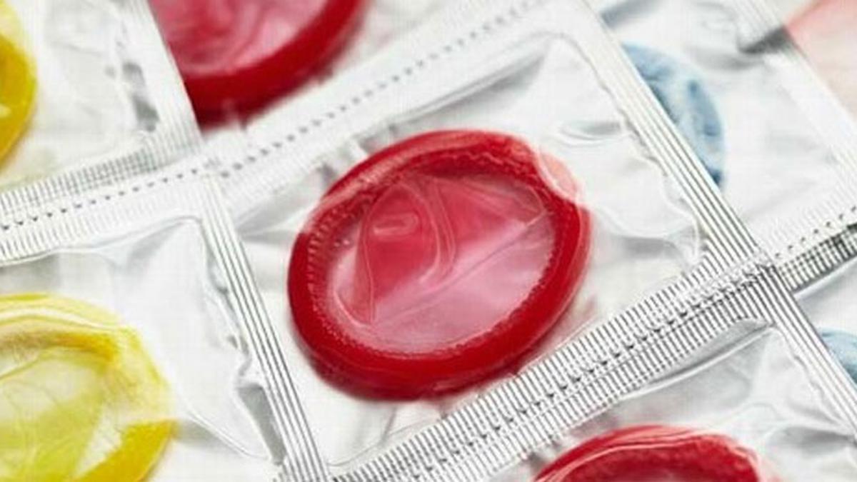 Kondom Memang Cegah Penularan HIV, WHO pun Ikut Promo! - Health ...