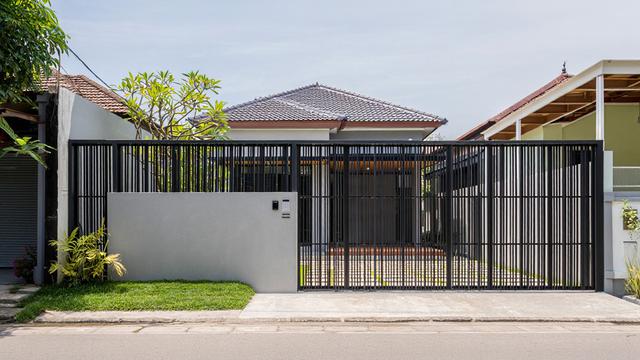 8 Inspirasi Pagar Rumah Kecil Anti Sumpek dan Anti Maling, Desain Aman ...